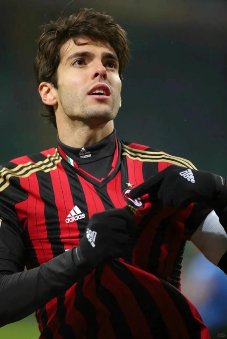 99+ Ảnh Ricardo Kaka đẹp xuất sắc, biểu tượng bóng đá và thời trang Brazil