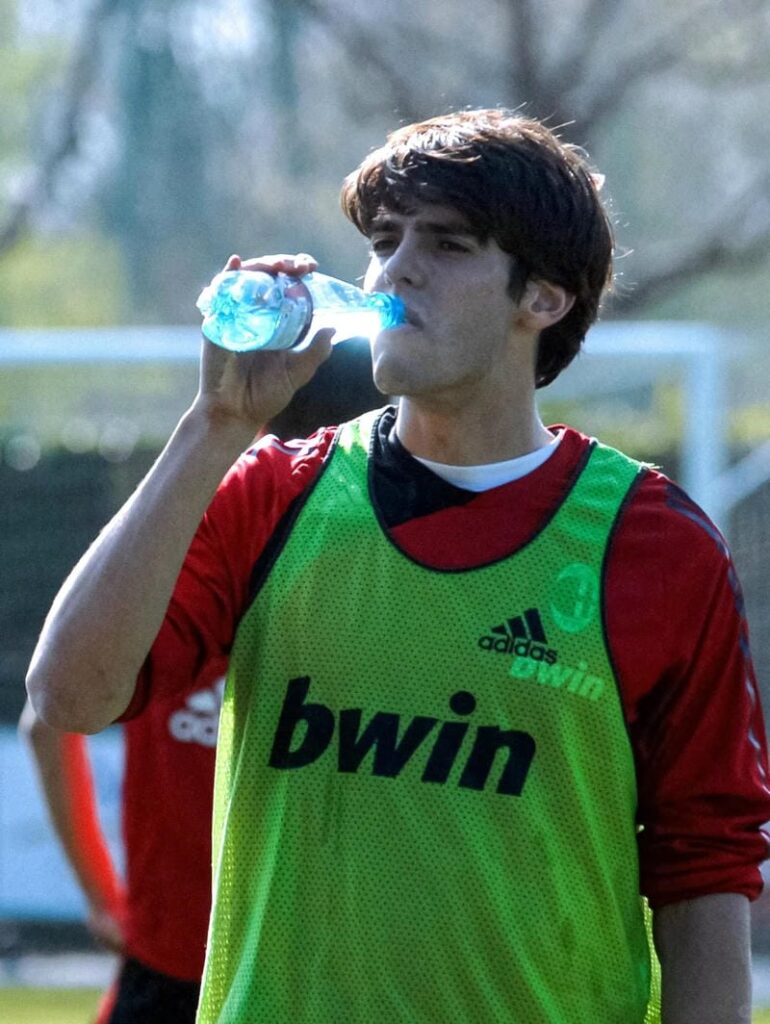 99+ Ảnh Ricardo Kaka đẹp xuất sắc, biểu tượng bóng đá và thời trang Brazil