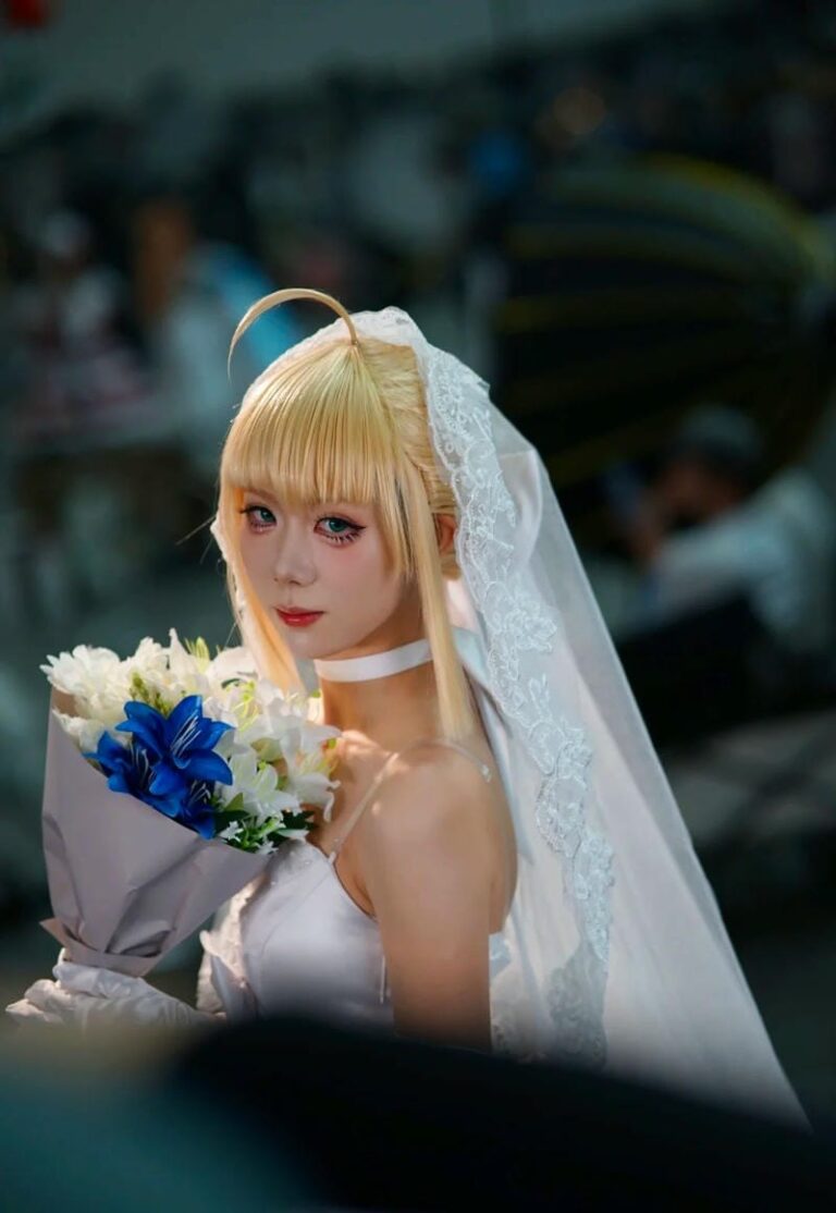 99+ Ảnh Saber Bride cosplay đẹp mê hồn, tạo hình cô dâu khiến fan say đắm