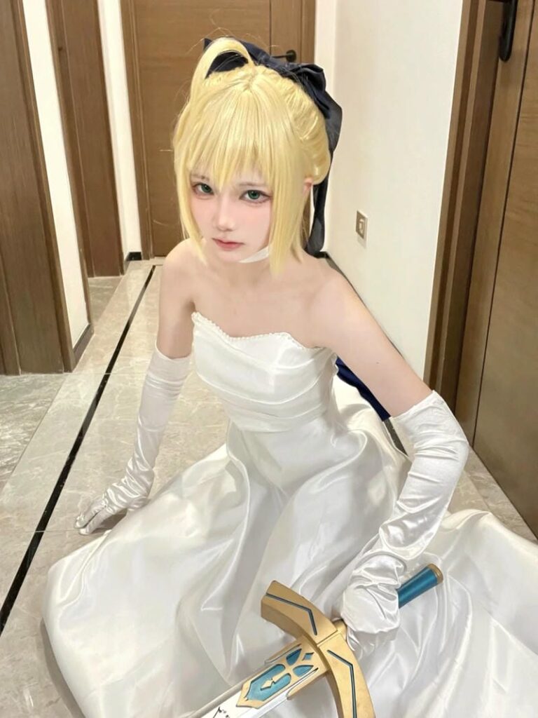 99+ Ảnh Saber Bride cosplay đẹp mê hồn, tạo hình cô dâu khiến fan say đắm
