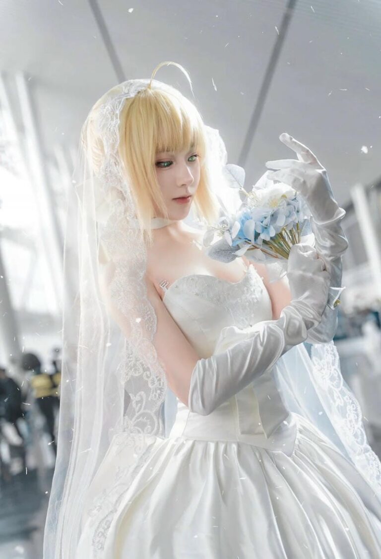 99+ Ảnh Saber Bride cosplay đẹp mê hồn, tạo hình cô dâu khiến fan say đắm